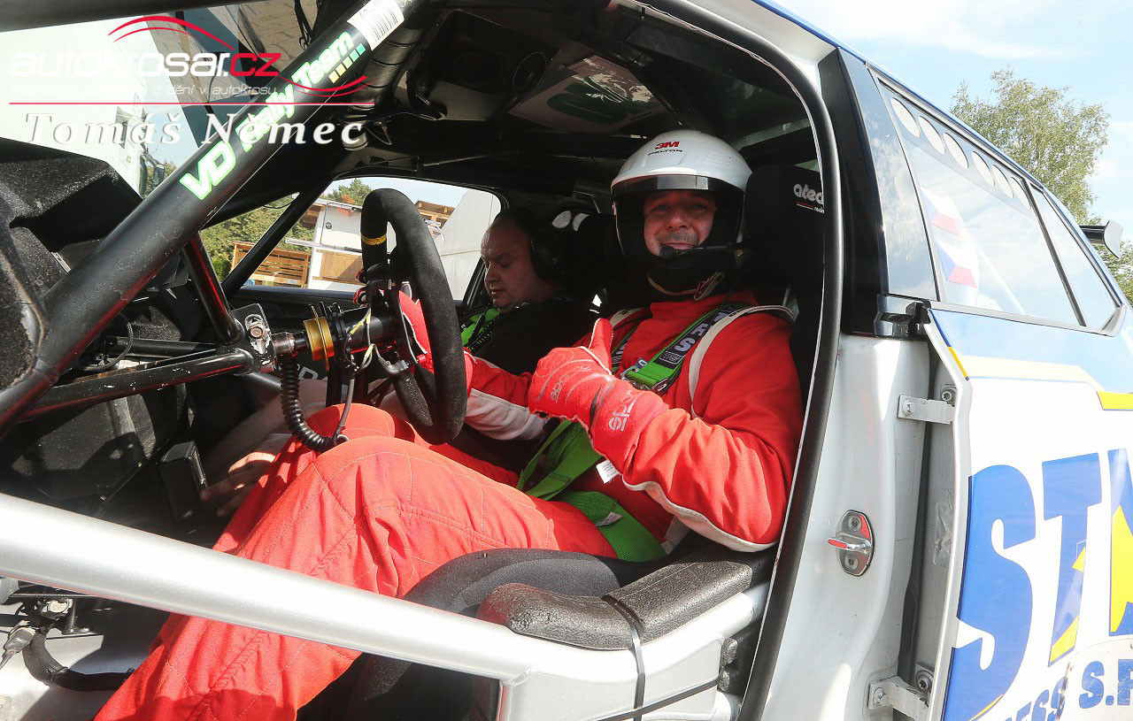 David Horák si vyzkoušel Škodu Fabii R5 | Autokrosař.cz
